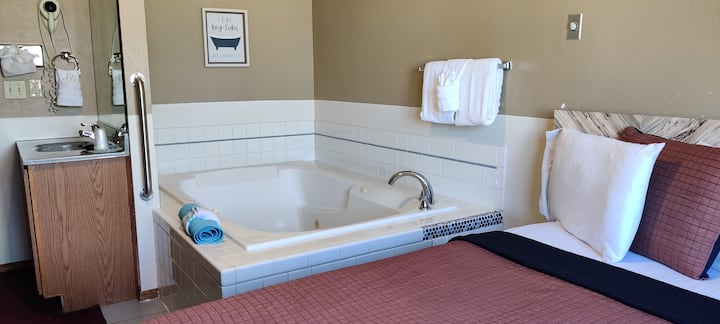 A Spa Tub With Gas Fireplace Room 131 - Seaside, OR