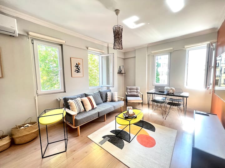 Beyoğlu, Cihangir, 3 Central Units, 6br, Ac, Lift - Estambul