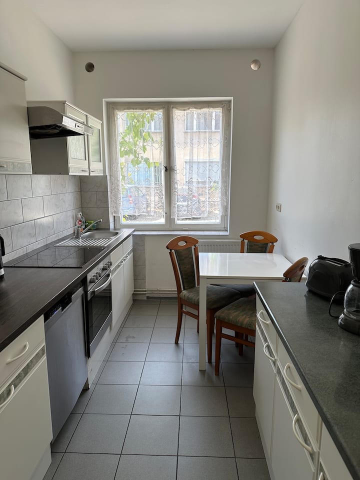 3-zimmer-apartment / 7 Betten, Küche + Du/wc - Luckenwalde