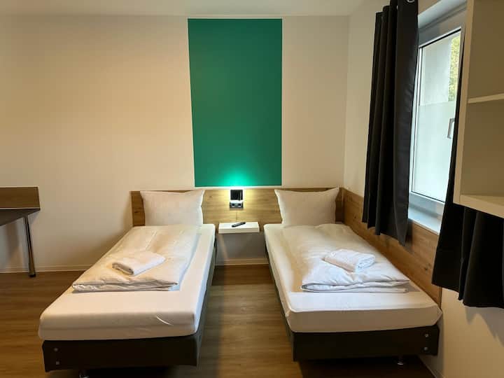 Hive Apartments - An Der B6 Giesen Für 6 Personen - Hildesheim