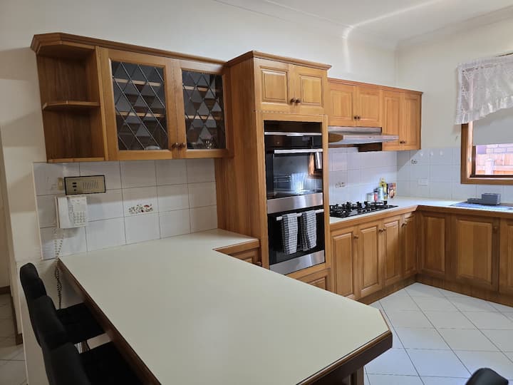 Serene Escape In Altona Meadows - Point Cook