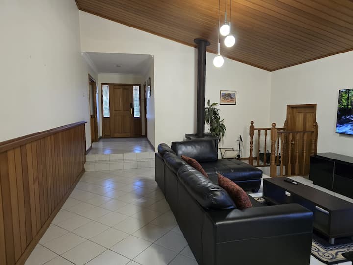 Serene Escape In Altona Meadows - Point Cook