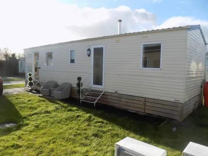 Cosy Caravan For Rent, Sleeps 8 - Morecambe