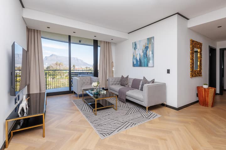 Power Backup Corner 2-bed Apt Table Mountain View - Cape Town