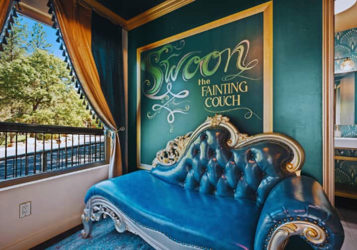 The Parlour House - Twin Pine Casino & Hotel