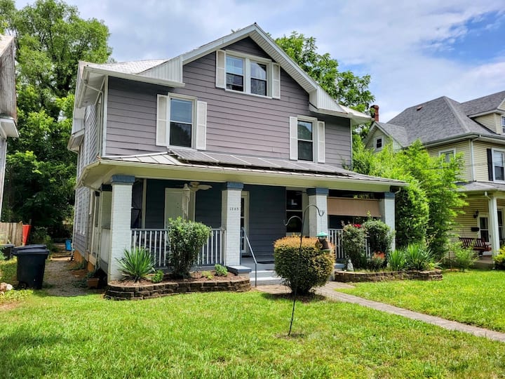 Pet Friendly Grandin Getaway - Roanoke, VA