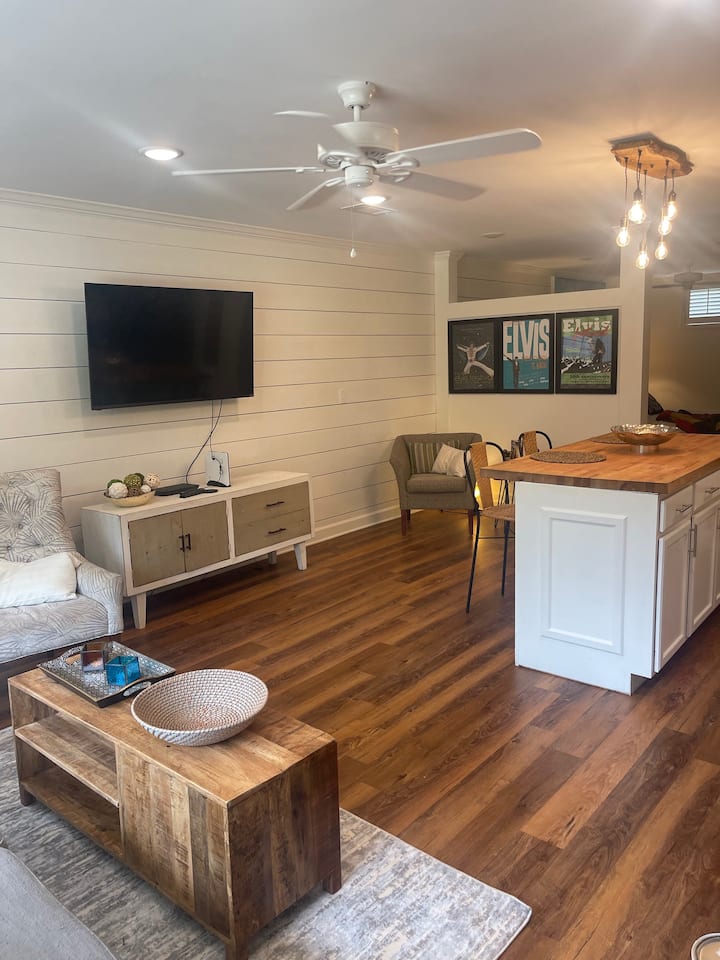 East Main Loft- Ask About Monthly Discounts! - Tupelo, MS