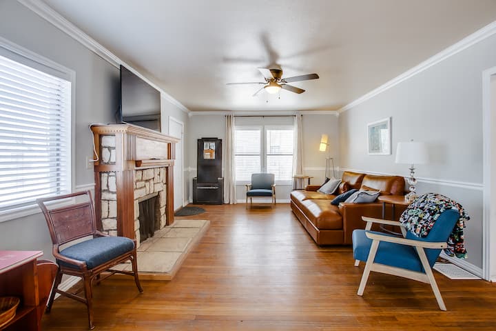 2 King Beds-2 Blocks From Tech-brick Road Bungalow - Lubbock, TX