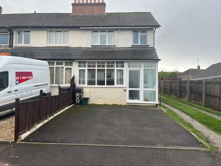 Three Bedroom House Parking - Taunton