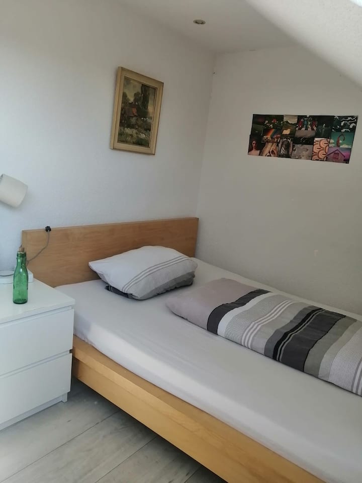 Zimmer In Stuttgart Riedenberg - 슈투트가르트