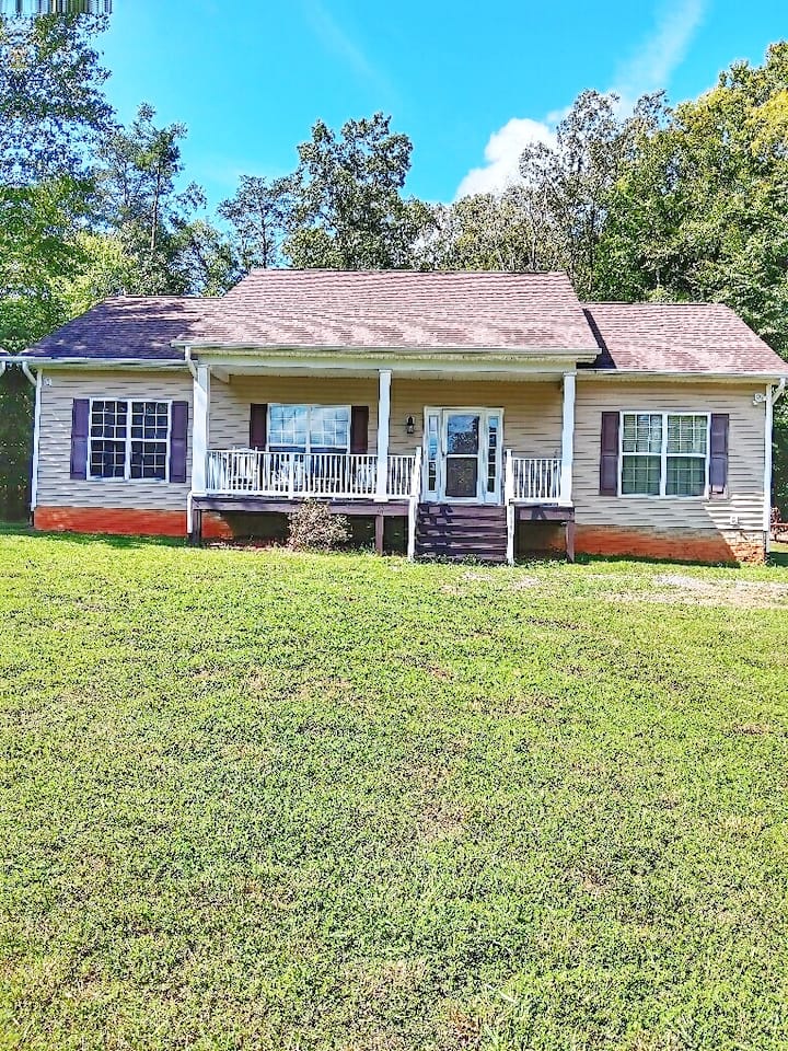 Nails' Hideaway - Lake Access Home - The Cove, Louisa
