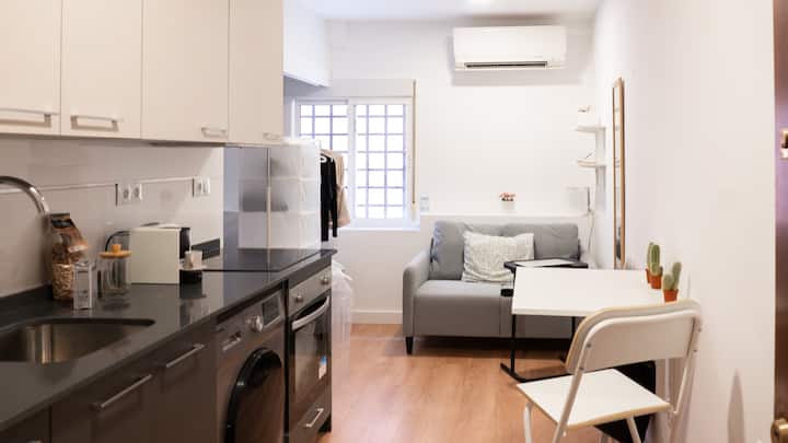 Modern City Studio. Walk Everywhere! - Malaga