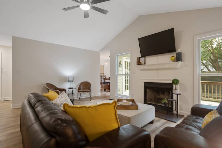 Cottage On The Hill - Fayetteville, NC