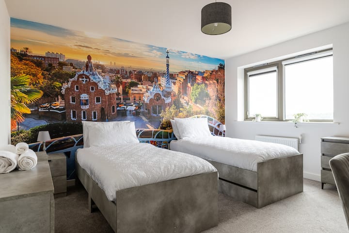 Artful Escape At The Voyager - Northampton