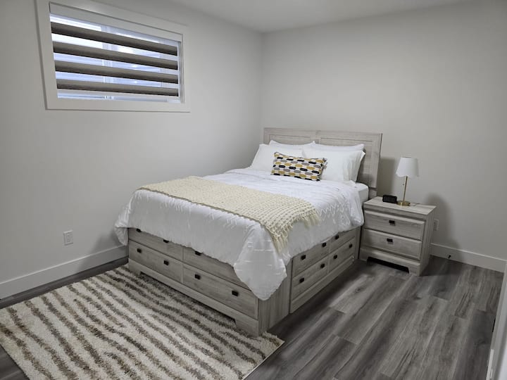 Newly Build 1 Bedroom Suite With Private Entrance - Beaumont