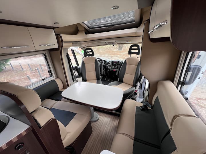 Explorer The World - Pinhal Novo