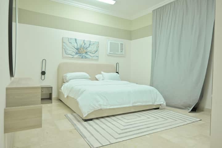 Elegant 2bdr With Stunning City Views - Dammam