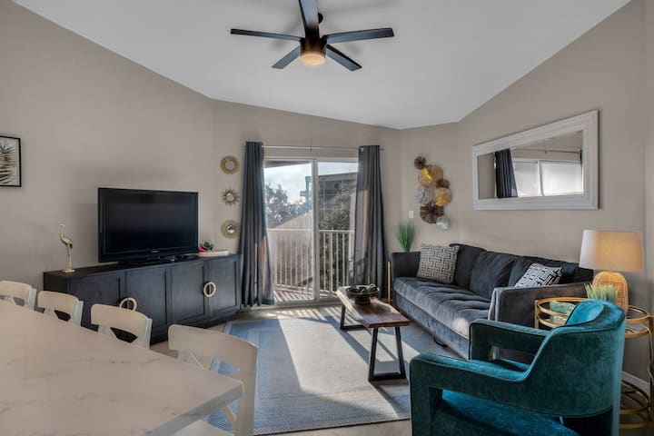 ~Vip By The Beach~ Chair Service Included - Miramar Beach, FL