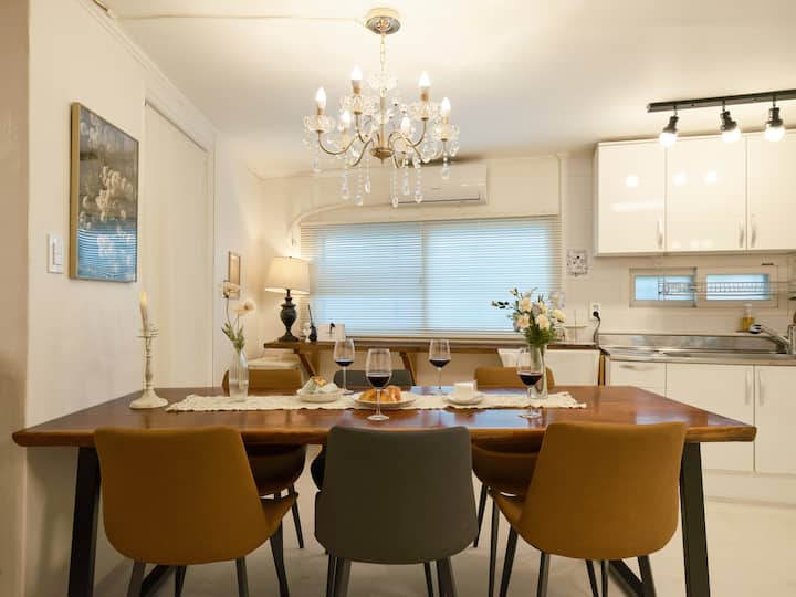 이태원맨션/이태원역도보3분/침대6개/7명/장박환영/단독주택/냉난방완비 - Seoul