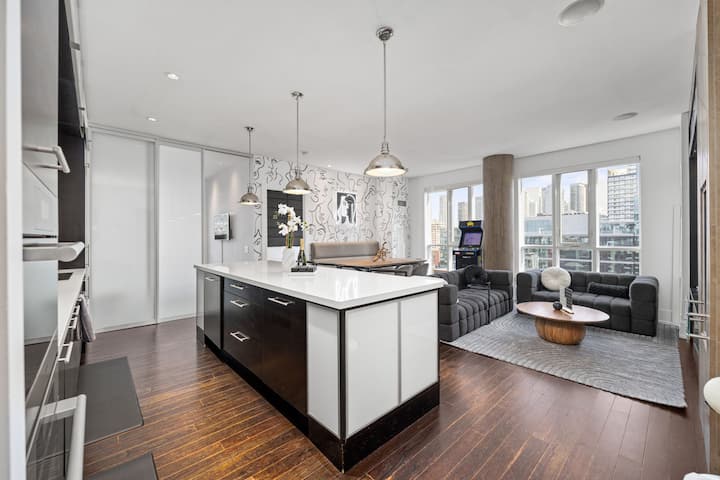 Parc Loft|penthouse W/4bd-wfh-ps5-cn Tower Views - Toronto