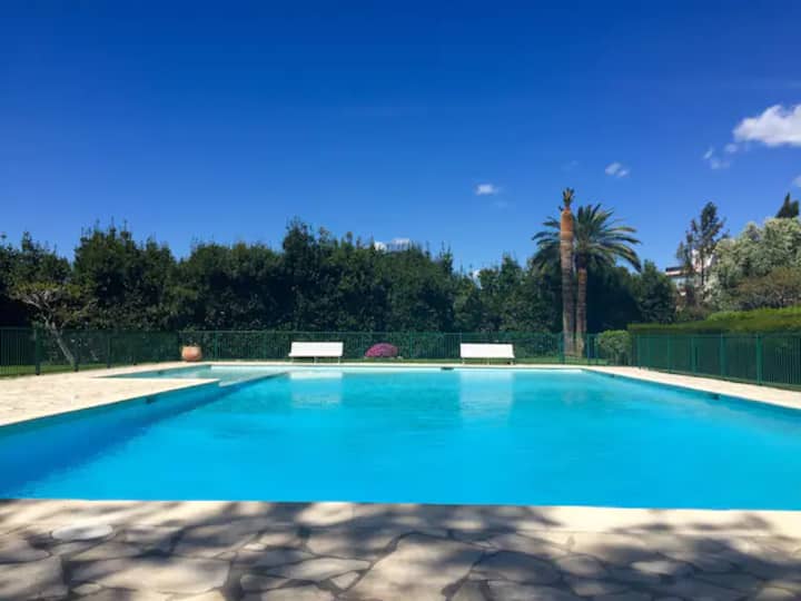F2 / Terrasse /Piscine/tennis/ Free Parking Privé - Antibes
