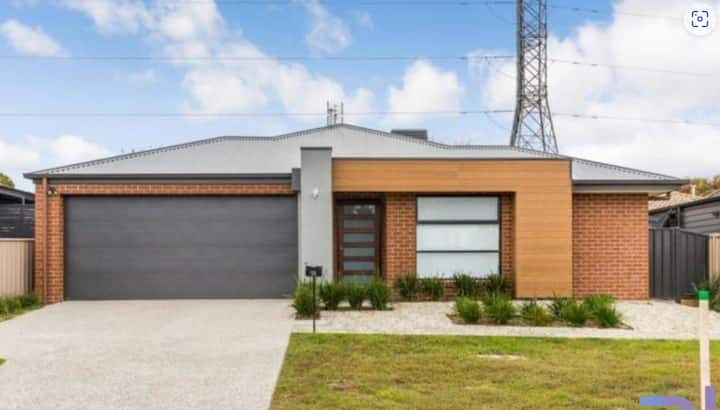 Modern House Equipped Wifi. - Bendigo
