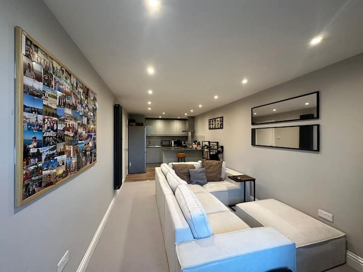 High End Executive Flat - London