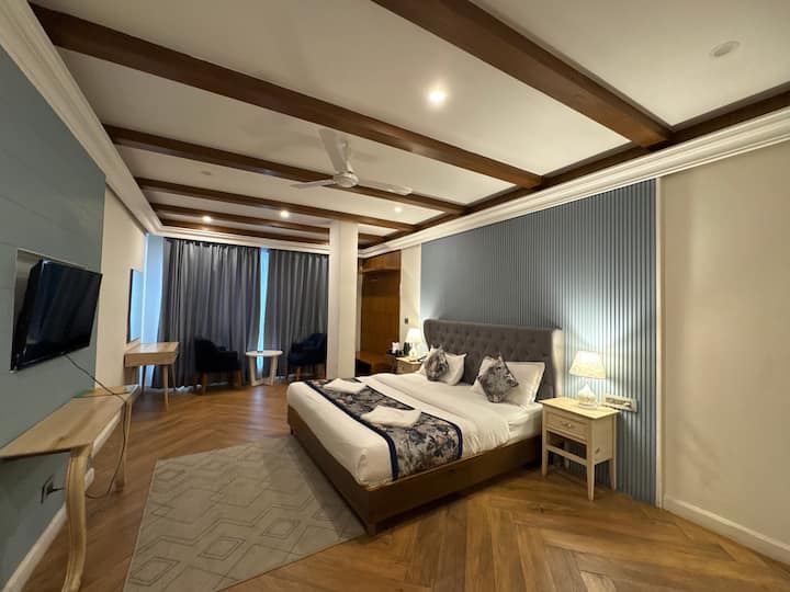 Hotel In Mussoorie - 穆索里