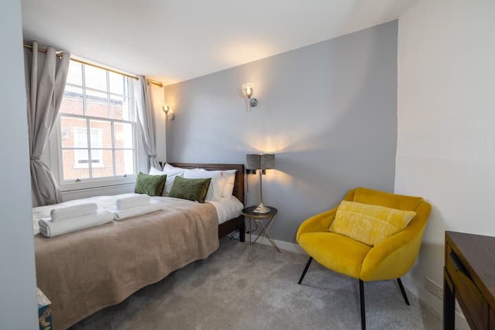 Superior King Hotel Room - Worcester