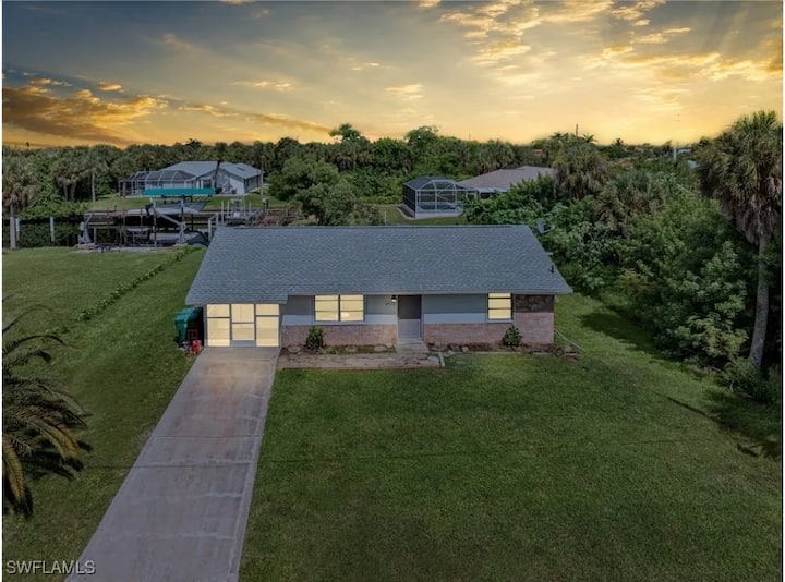 Canal Cottage - Port Charlotte, FL
