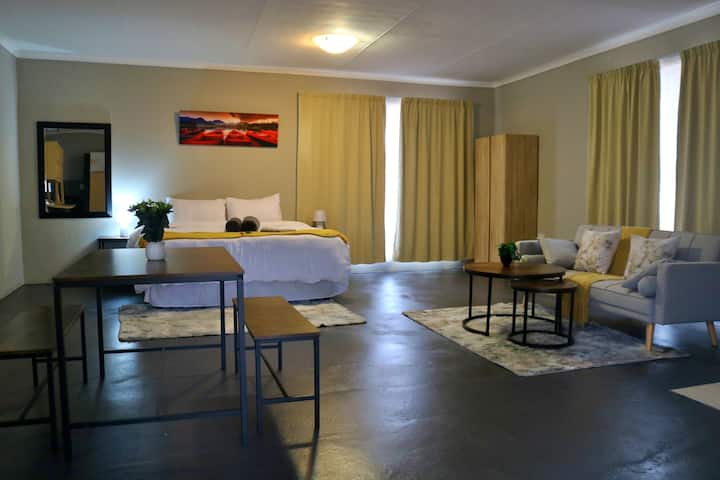 Refreshing Mountain Farmstay - Magaliesburg