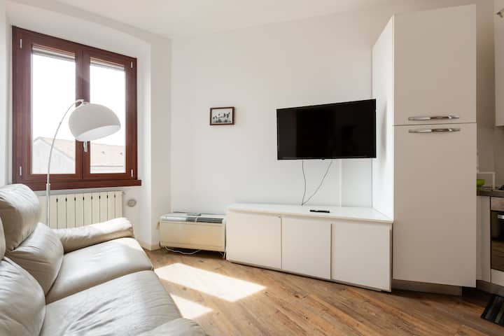 Guesthost - Apt Darsena Navigli - Porta Genova M2 - Milán