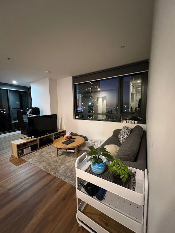 Modern 1bed With Private Bath And Cbd Views - Australia