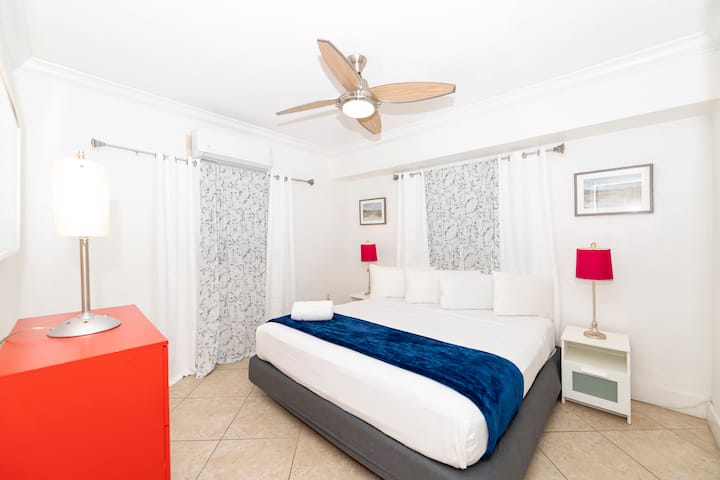 Family Apartment On Collins Avenue - Miami Beach, FL