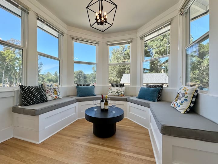 Grand Country Estate In Downtown Sebastopol - Sebastopol, CA