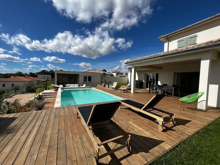 Belle Villa Familiale Vue Pyrénées Avec Piscine - L'Isle-Jourdain