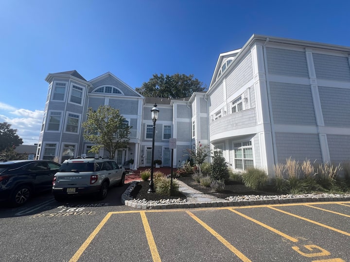 Spacious Manasquan Beach Retreat 3bdrs 2.5 Baths - Point Pleasant, NJ