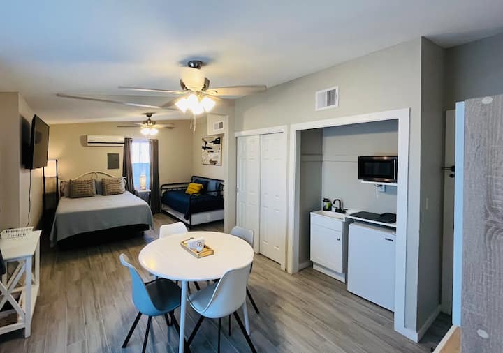 Studio Bliss-a Tranquil Hideaway - El Paso, TX