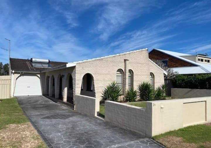 Centrally Located In Tuncurry - Forster