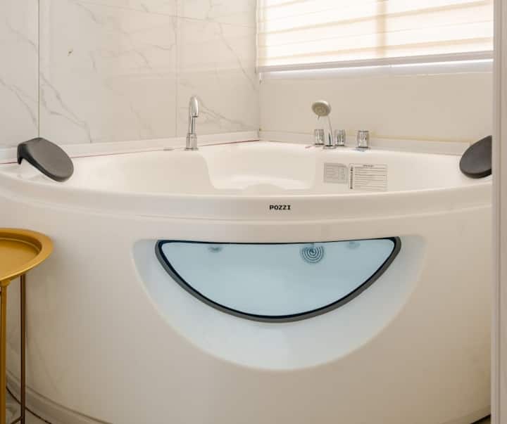 2br Cozy Condo With Jacuzzi | Netflix | Wifi - Valenzuela