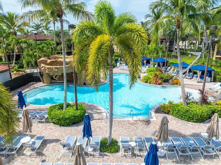 Chic Resort, 4 Pools, Walk To 5th Ave Restaurants! - Naples, FL