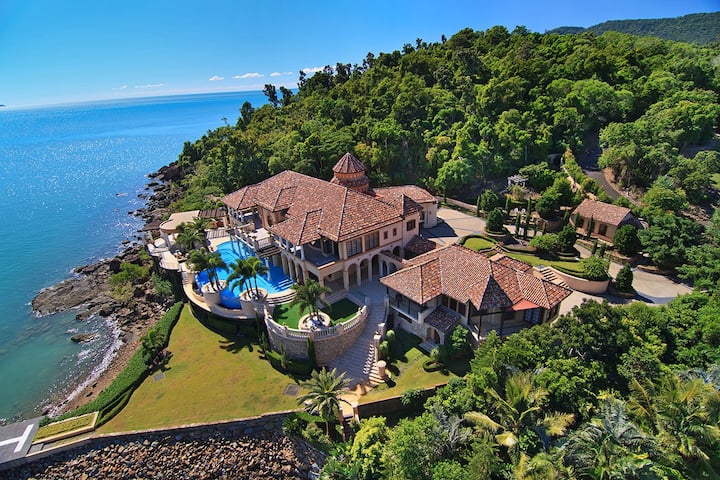 Mandalay House - Cannonvale