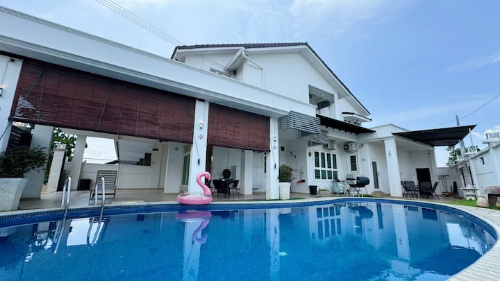 Ipoh Bougainvillea Luxe Villa With Private Pool - Gopeng
