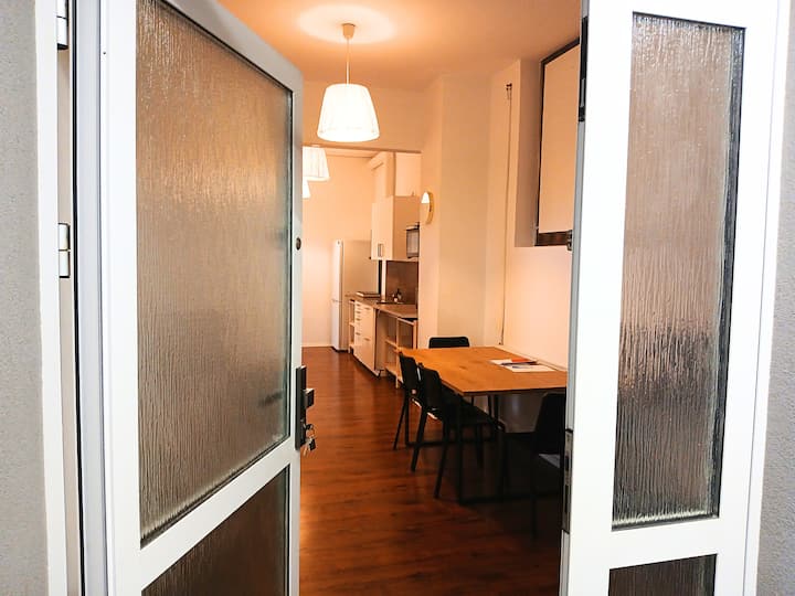Priestranný Trojizbový Apartmán - Bratislava