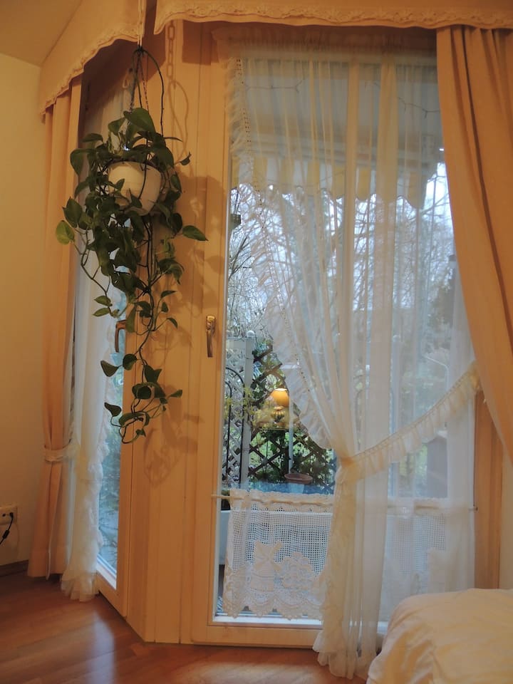 Schönes, Sauberes Zimmer+ Bad - München