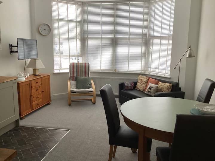 Bexhill Town Centre Flat - Normans Bay