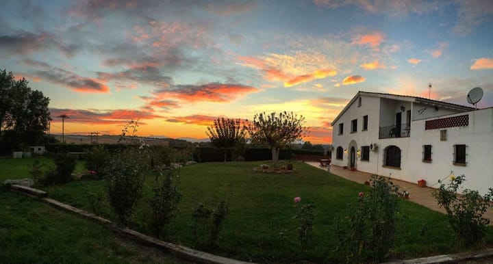 Casa Rural Con Piscina Privada. Max. 10 Personas. - Gerona