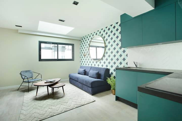 Numa | Large 2 Bedroom Apartment With Sofa Bed - Paris
