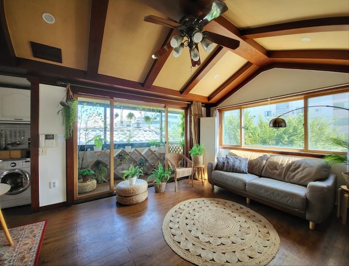 송소담03 | 넓고 쾌적한 집전체 |무료주차,지하철 5분,모임,온가족 - Seoul