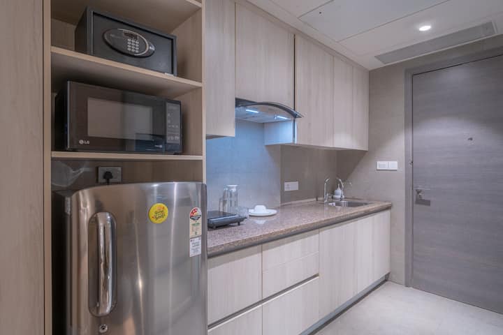 The Ceo Suite In Gurgaon|netflix - 古爾岡